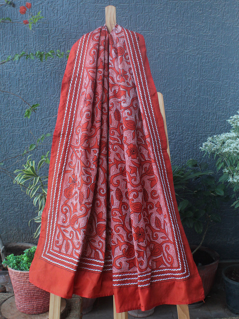 Reverse Kantha Hand Embroidered Art Silk Stole – Weaves of Tradition