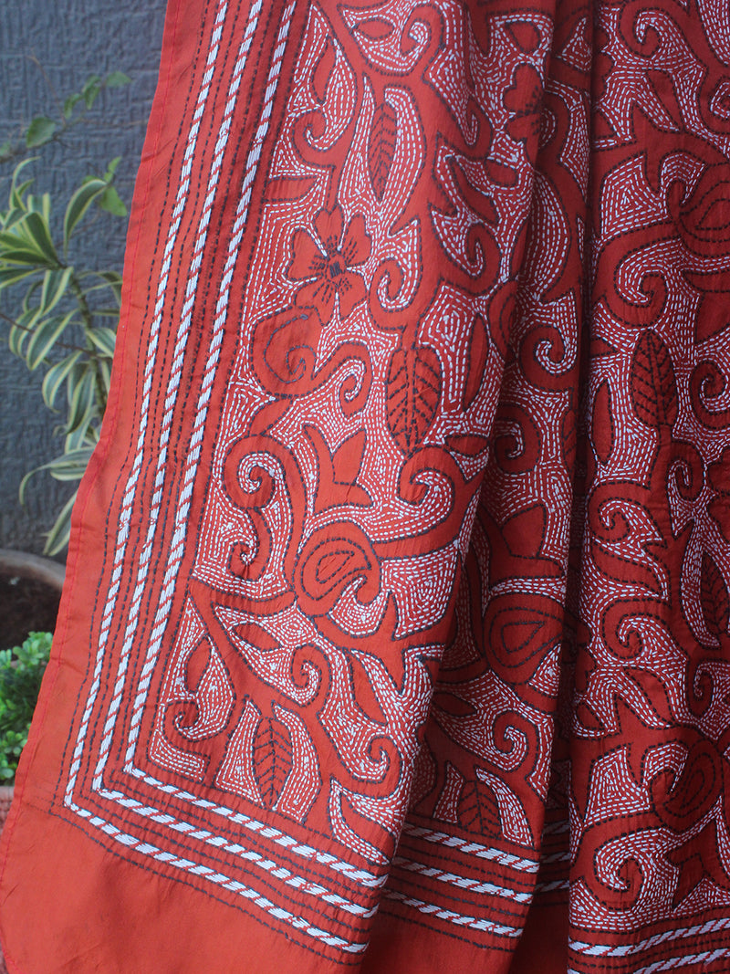 Reverse Kantha Hand Embroidered Art Silk Stole – Weaves of Tradition