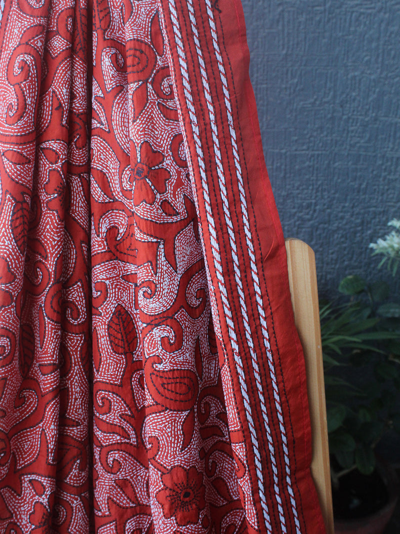 Reverse Kantha Hand Embroidered Art Silk Stole – Weaves of Tradition