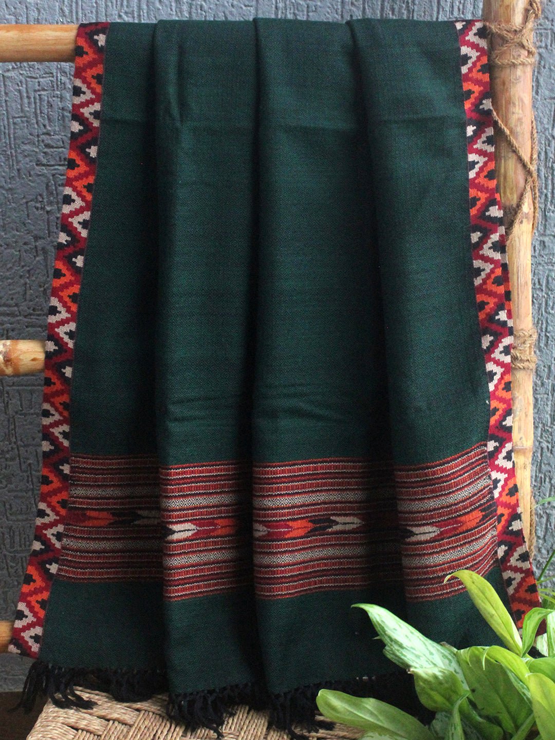 Green Handloom Pure Wool Woven Border Kullu Shawl – Weaves of Tradition